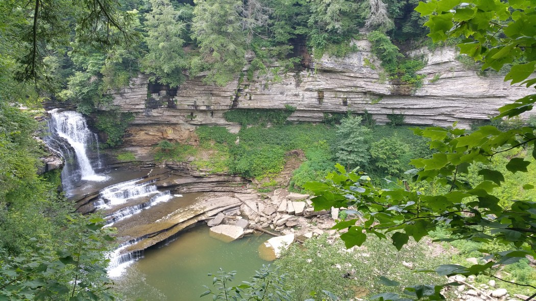 Cummins Falls – Easy Waterfall Hikes