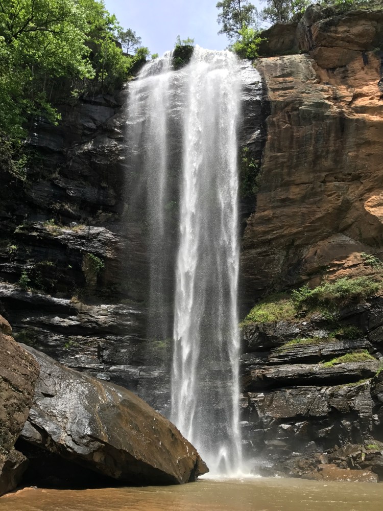 Toccoa Falls – Easy Waterfall Hikes