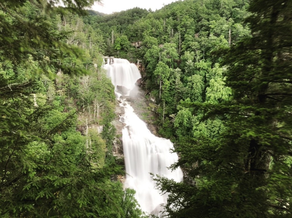 Whitewater Falls – Easy Waterfall Hikes